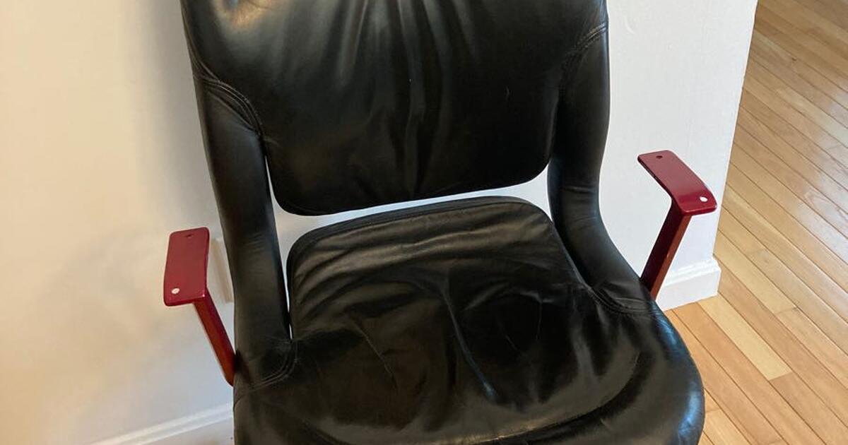 Herman Miller desk chair for Free in Chevy Chase, MD | For Sale & Free ...