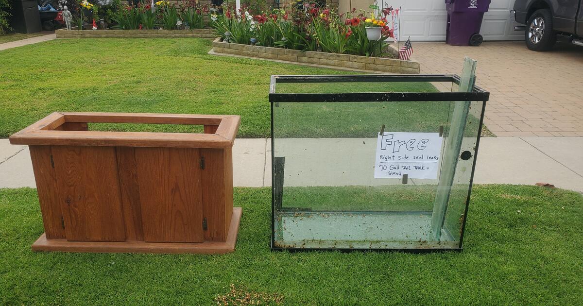 70 Gallon Tall Fish Tank for Free in Long Beach, CA | For Sale & Free ...