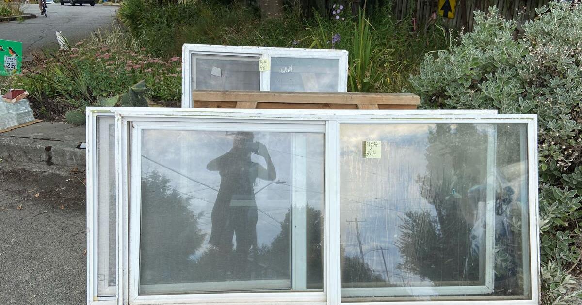 Slider glass windows with screens for Free in Seattle, WA | For Sale ...