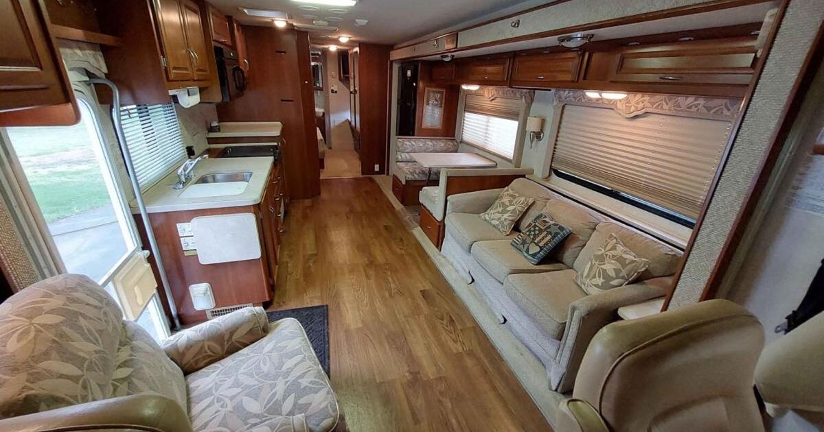 2006 Fleetwood Bounder 35e for $34500 in Spring Grove, PA | For Sale & Free — Nextdoor
