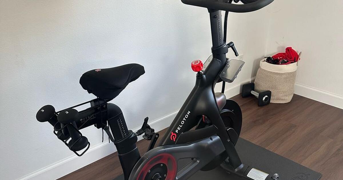 Peloton Exercise Bike (Model: PLTN-RB1VQ) for $420 in San Diego, CA ...