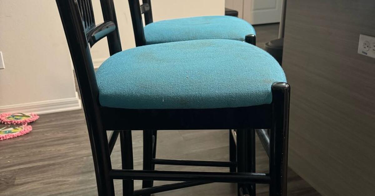 Gently Used Black Wood Bar/Counter Chair for Free in Tampa, FL | For ...