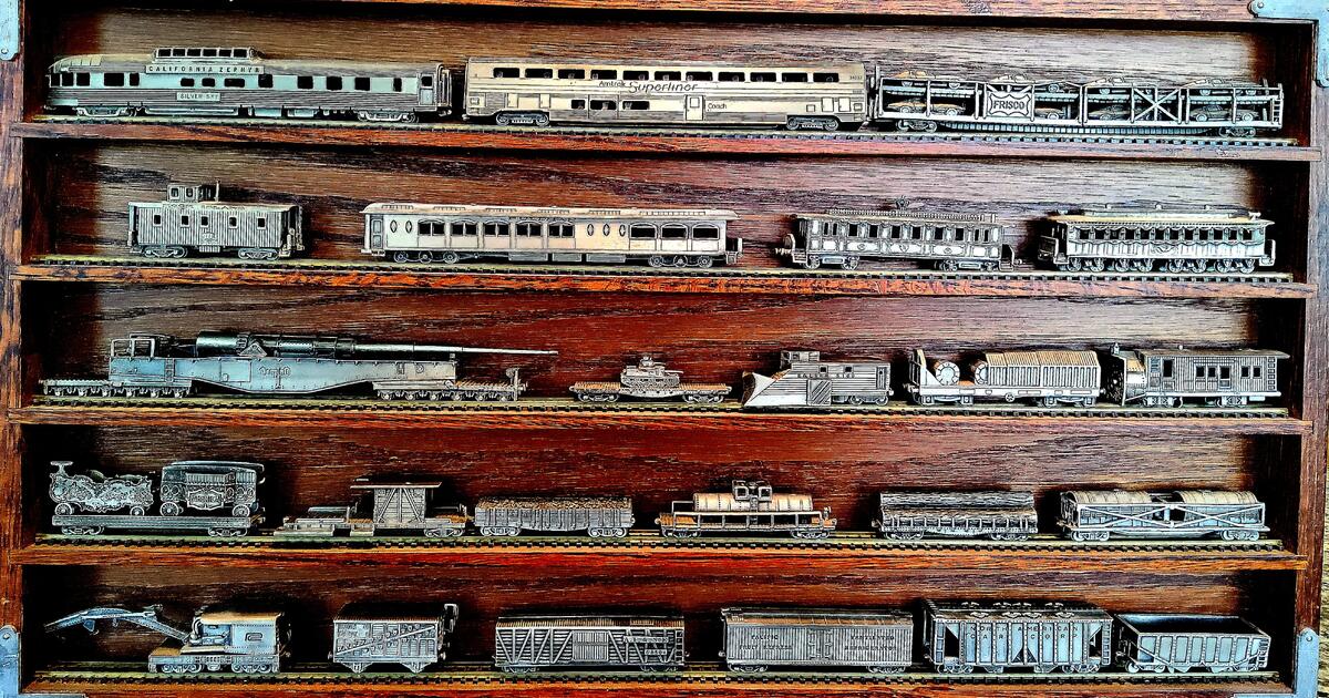 Franklin Mint World's Greatest Detailed Railroad Cars - 25 Pc Set with ...