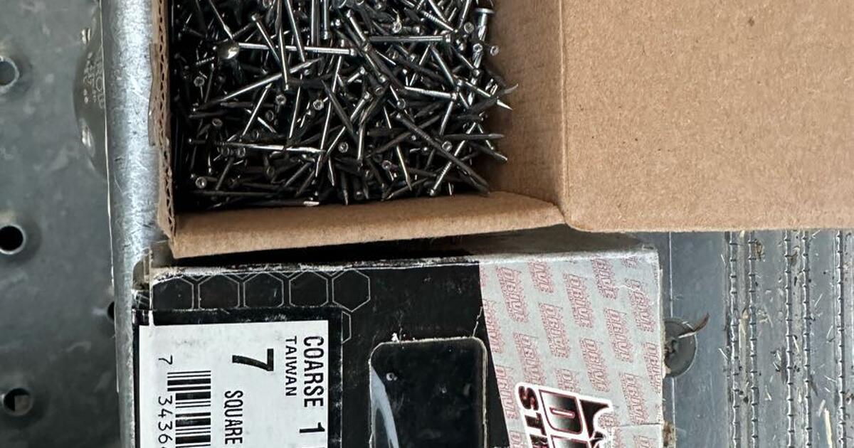 1 lb Box of Drive Straight Screws for $10 in College Place, WA | For ...
