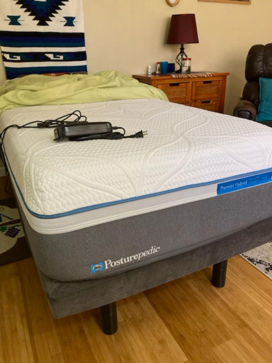 Sealy Posturepedic bed with electric raise/lower head and feet for Free ...