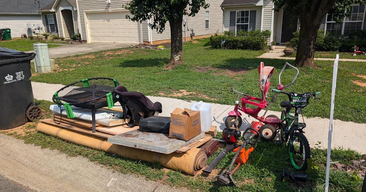 Various Curb Side Stuff for Free in Charlotte, NC | For Sale & Free ...