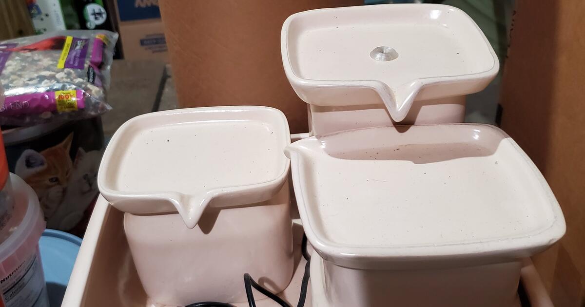 Maui Store Cat/Dog Water Tower! for $40 in Slidell, LA | For Sale ...