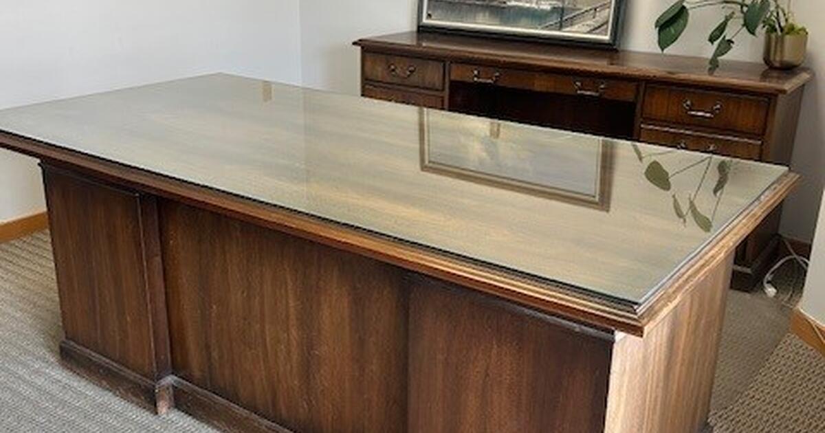 FREE OFFICE FURNITURE - Matching desk and credenza for Free in St ...