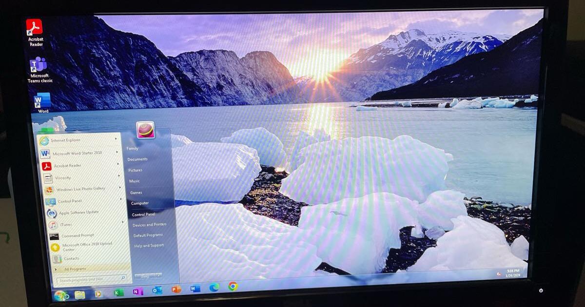 Pending Free desktop computer with screen and keyboard for Free in ...