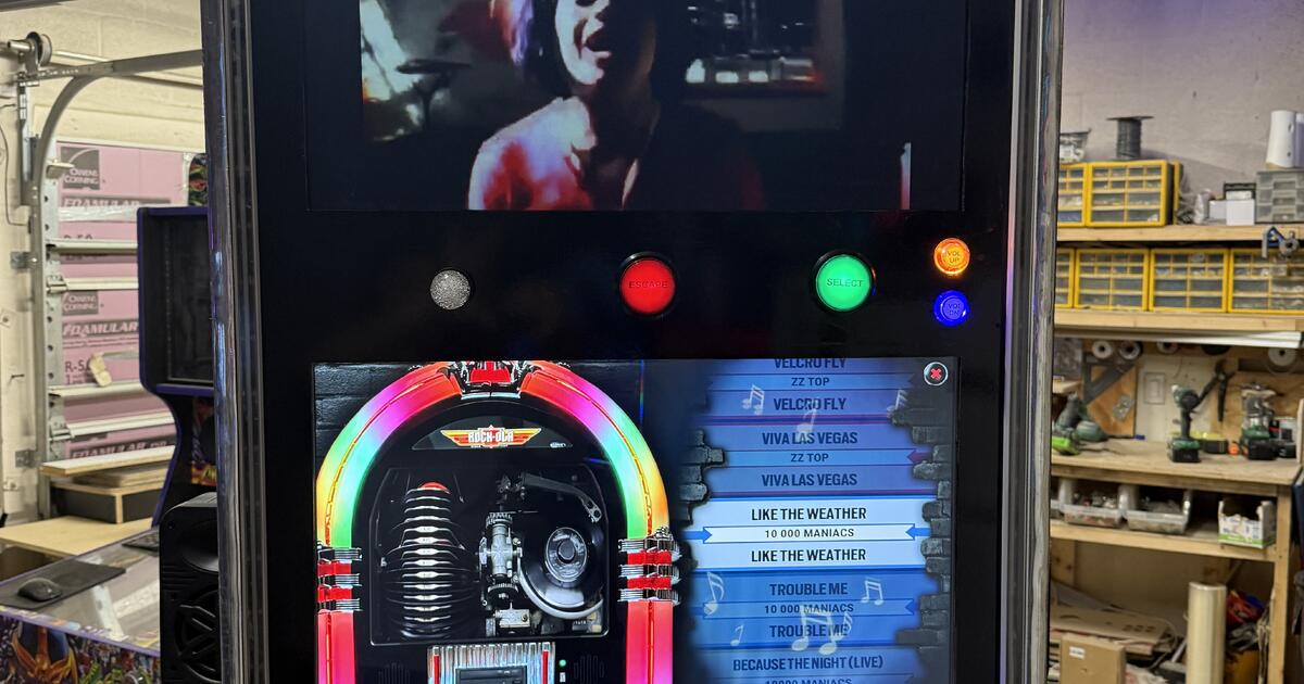 Touch Screen 27in. Digital Video JukeBox System with Karaoke and Arcade ...