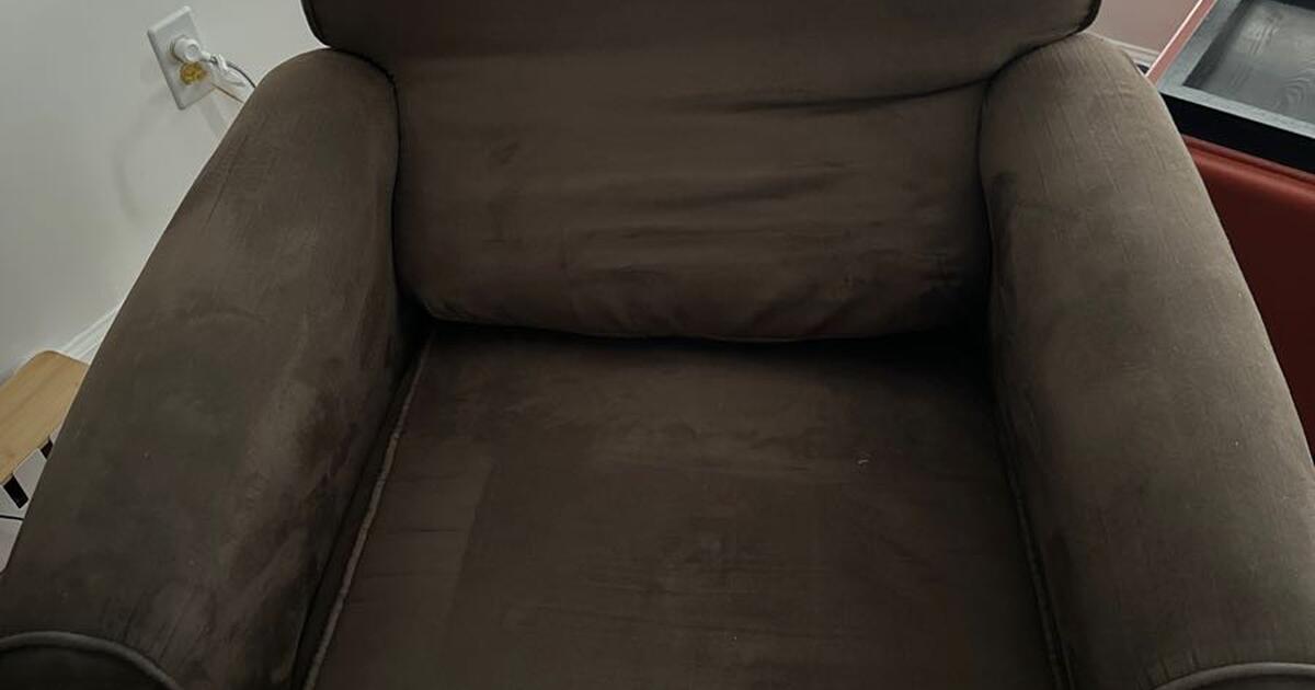 Pending p/u Rocker-Recliner for Free in Santa Rosa, CA | For Sale ...