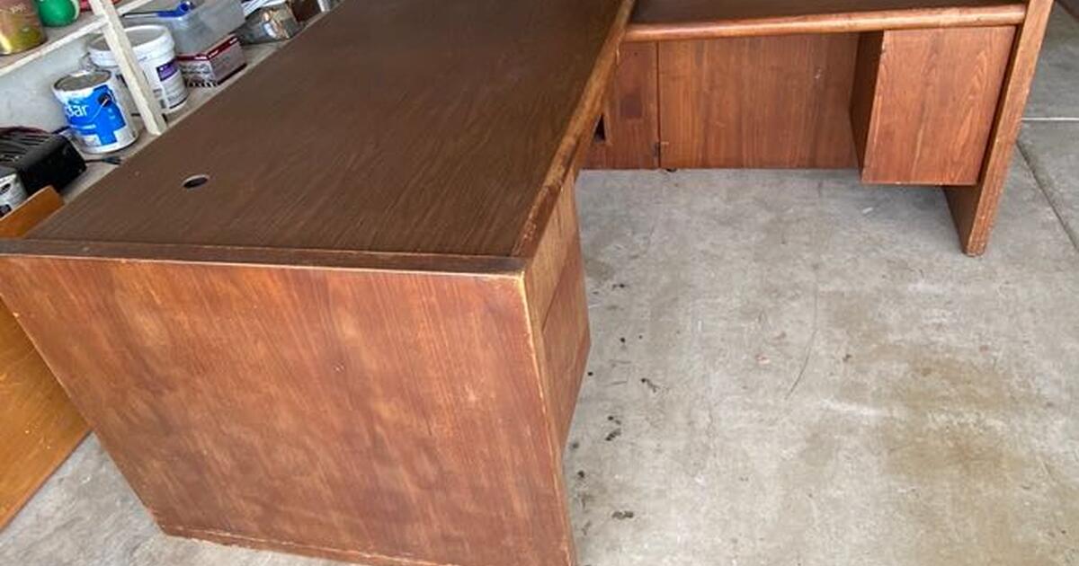 Free Large Wood Desk for Free in Chula Vista, CA | For Sale & Free ...