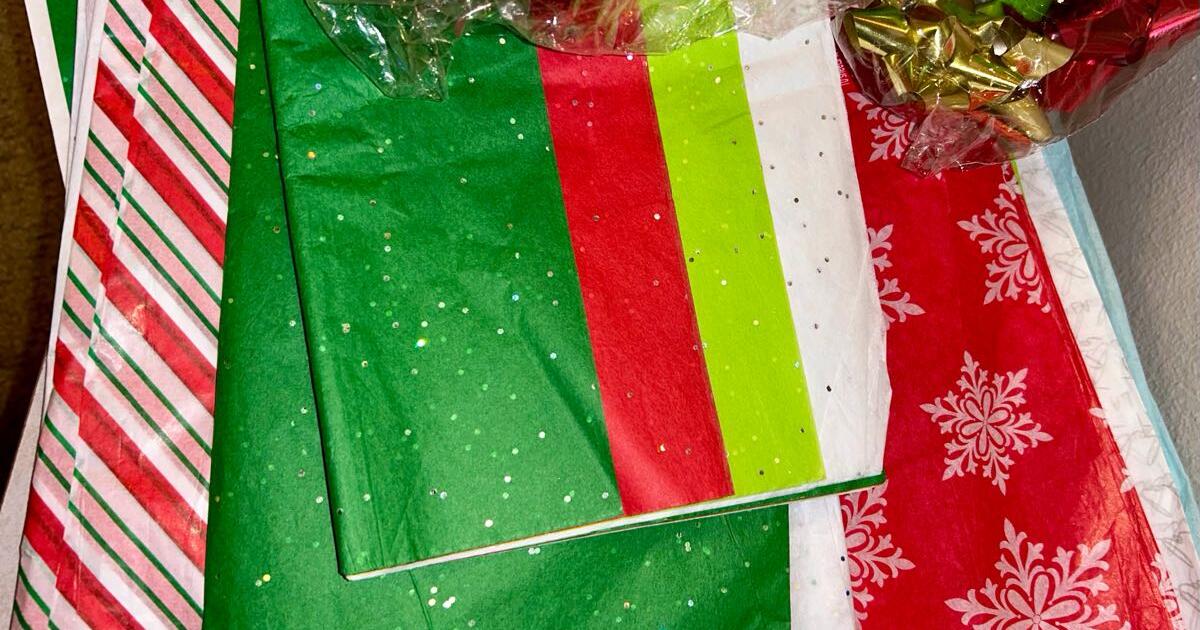 Christmas Purge, Assorted Holiday Gift Wrap & More for Free in ...
