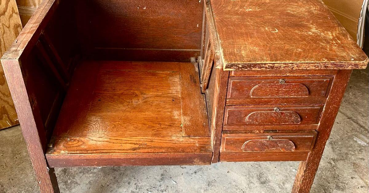 FREE DESK Antique Typewriter Table for Free in Franklin, TN | For Sale ...