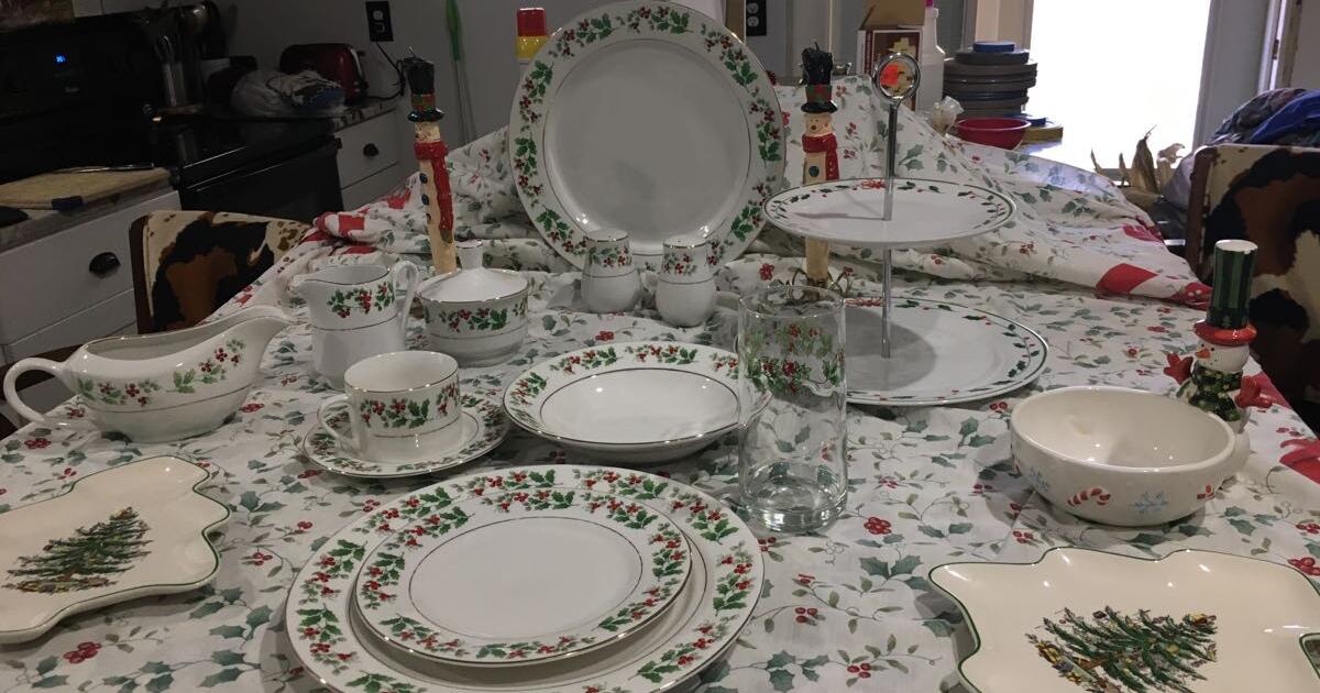 Holiday Table setting (12) for $90 in Cincinnati, OH | For Sale & Free ...