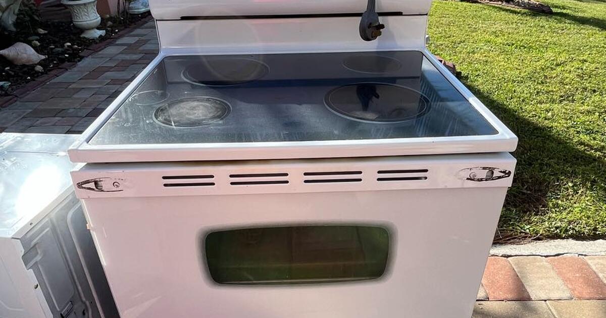 Stove for $30 in Lehigh Acres, FL | For Sale & Free — Nextdoor