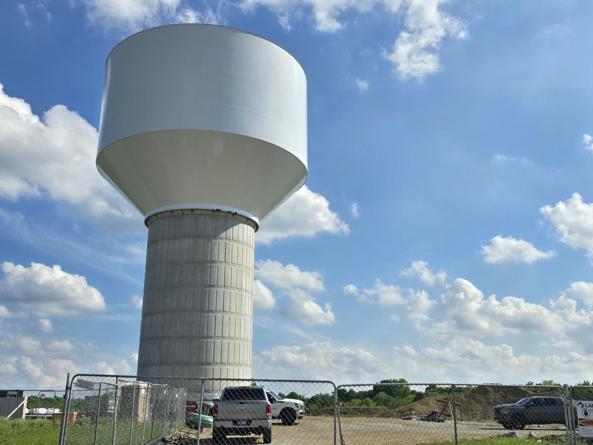 The new, one-million gallon elevated water storage tank bowl was set in ...