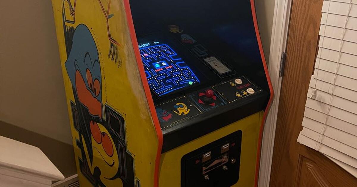 VINTAGE 1980 PAC MAN ARCADE MACHINE for $1400 in Memphis, TN | For Sale ...