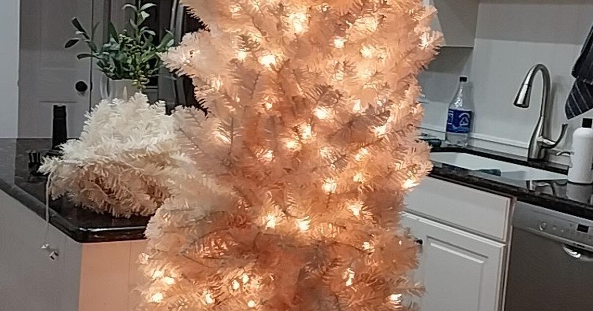 Pre-lit Off White Christmas Tree for Free in Old Hickory, TN | For Sale ...