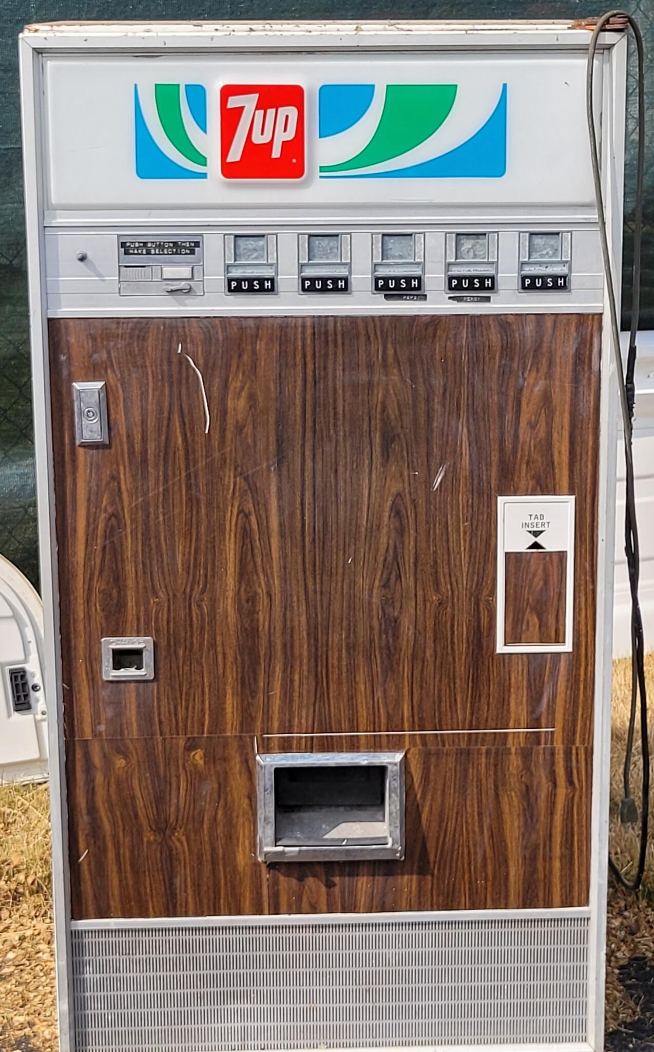 *RARE Vintage 7 Up Vending Machine - La Crosse Cooler Co* for $105 in ...