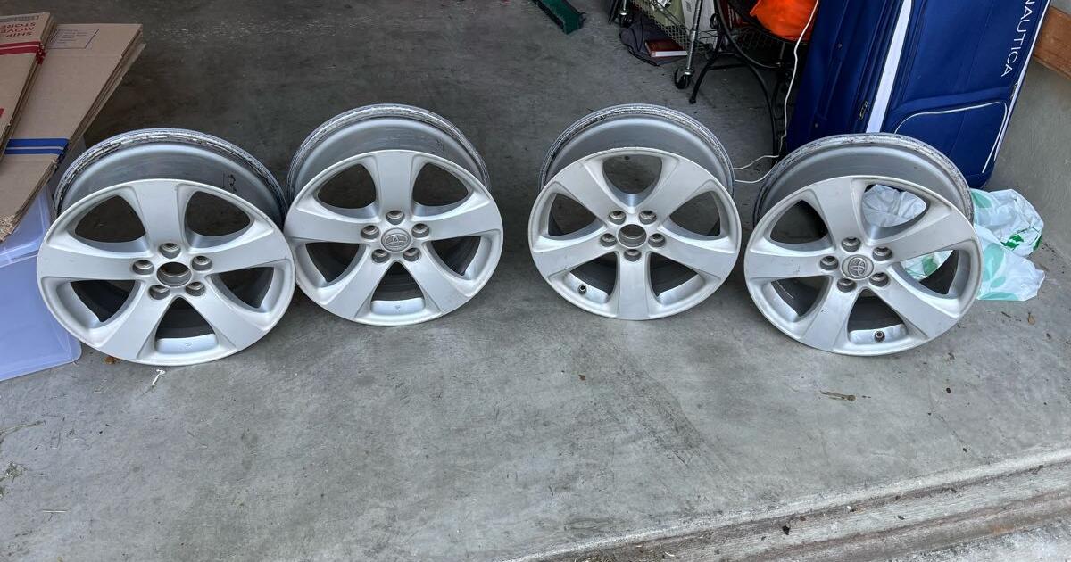 Used Wheel Rims — 2017 Toyota Sienna minivan for $600 in San Antonio ...