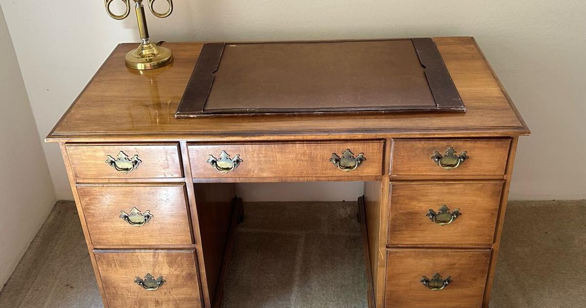 High end writing/work desk for $100 in Santa Fe, NM | Finds — Nextdoor