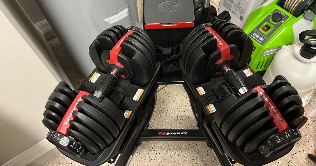Bowflex SelectTech 552 Adjustable Dumbbells and Stand for $250 in ...