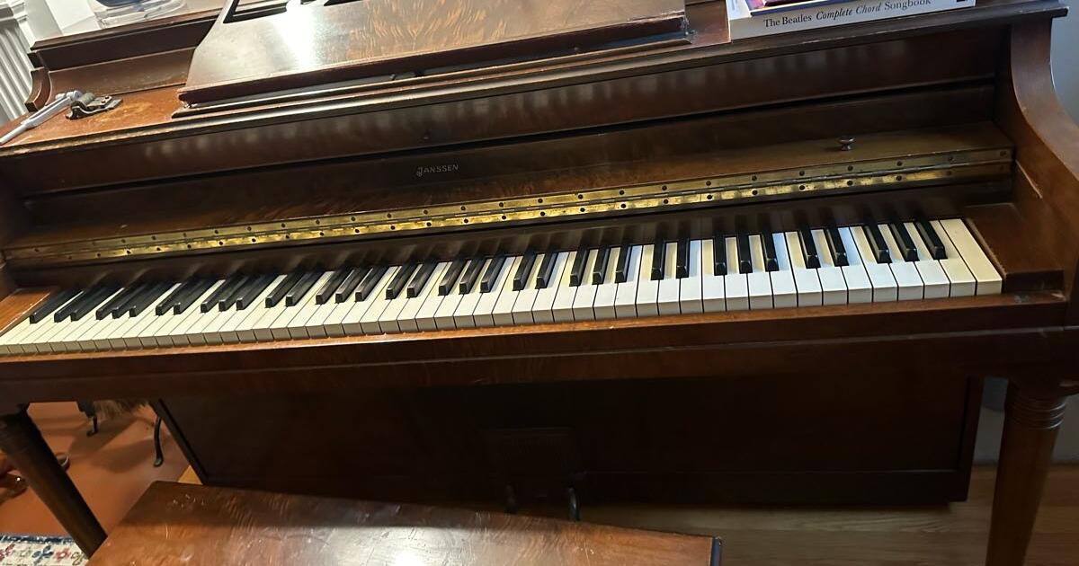 Janssen Upright Piano for Free in Caldwell, NJ | For Sale & Free — Nextdoor