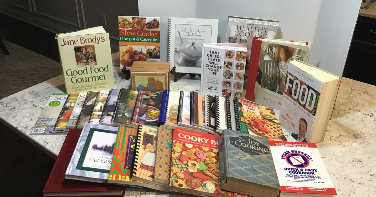 29 Cookbooks, 1 Southern Recipes Magazine, Recipe File, Recipe Box ...