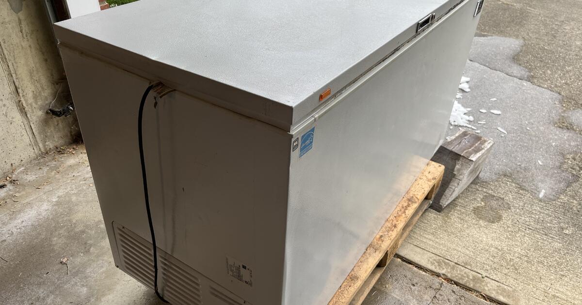 Frigidaire 20 CF Commercial Freezer for Free in Cincinnati, OH | For ...