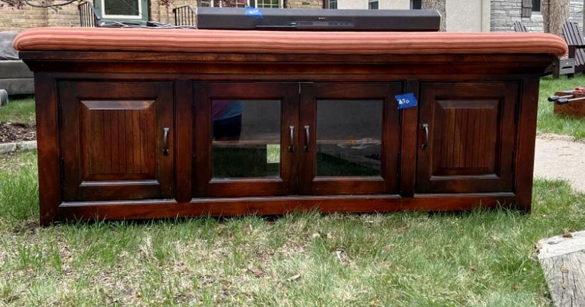 Entertainment Bench/Stand for Free in St. Louis Park, MN | Finds — Nextdoor