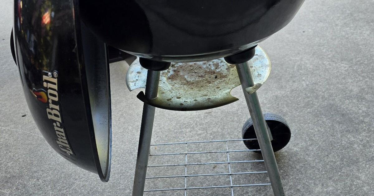 Charcoal Grill, 3-64oz Growlers, Computer Desk, Foot Stool, Ronco ...