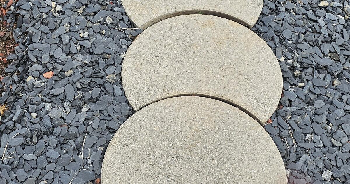 22 2 Ft 3/4 Moon Yard Paver Round 2 Foot Paver FREE YOU PICK UP for ...