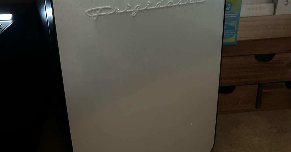 Frigidaire Mini Portable Fridge for $25 in Milwaukee, WI | For Sale ...