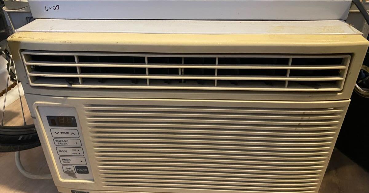 Free AC, box fan, laptop bag for Free in Chicago, IL | For Sale & Free ...