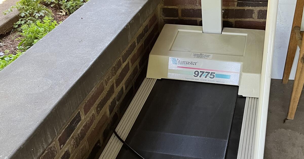 FREE Vitamaster 9775 Treadmill by Roadmaster for Free in Kansas City ...