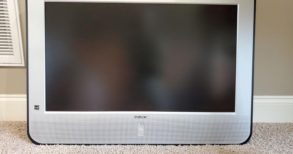 Sony Wega 32” Flatscreen LCD Color TV for $25 in Providence Forge, VA ...