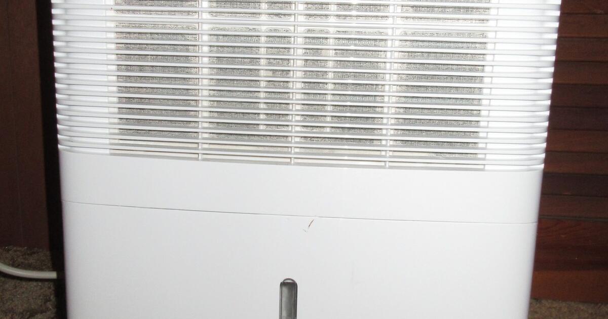 GE ADEL30LW Q1 30 Pint Dehumidifier, LED Digital Controls, White (Like New) for $79 in Apalachin ...