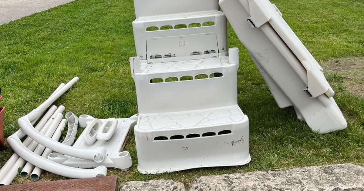 Innovaplas Pool Ladder for Free in Bridgewater, NJ | For Sale & Free ...