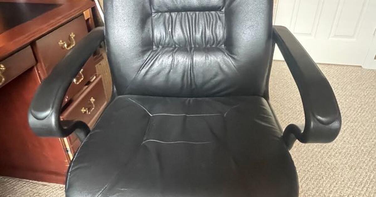 FREE Black leather Office Chair and large desk 65” L 31” W 30”H. MUST ...