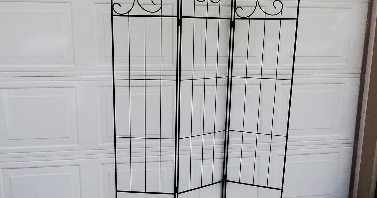 TRELLIS - Folding Trifold Screen Trellis - Never Used for $50 in ...