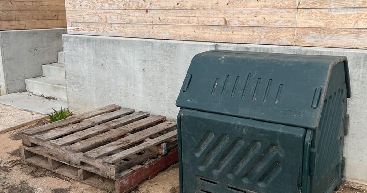 Free Compost Bin & Pallets for Free in Encinitas, CA | For Sale & Free ...