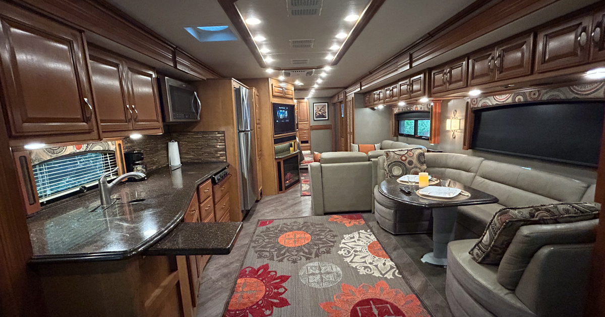 2016 Fleetwood Pace Arrow 38K motorhome RV for $132500 in Arlington, TX | For Sale & Free — Nextdoor