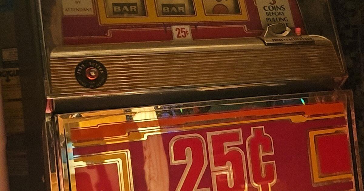 Bally 25 cent Vintage Vegas Slot machine for $400 in Portland, OR | For Sale & Free — Nextdoor