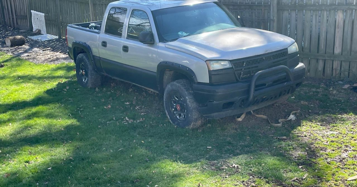 2007 Chevy Silverado (Classic) LS2 (Cat-eye) 1500 Crew Cab PU for $2900 ...
