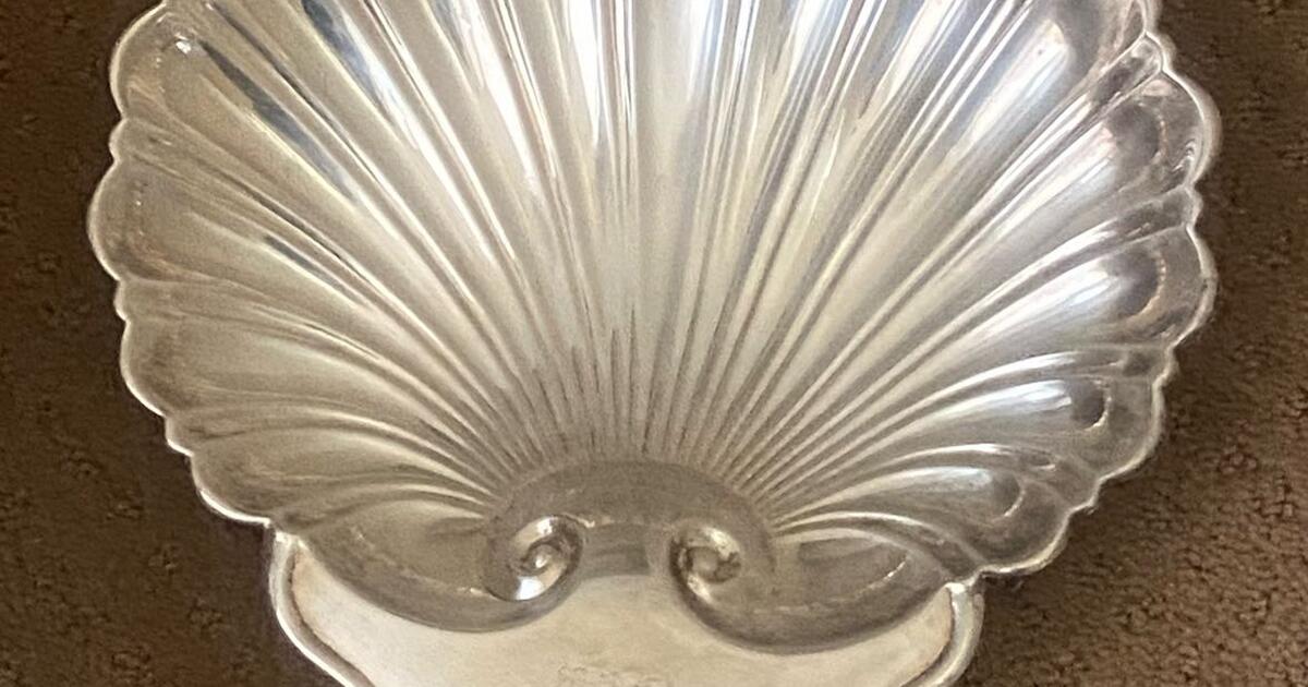 Vintage CRESCENT 12 Silver Plate Clam Shell Bowl With 3 Dolphin Feet ...