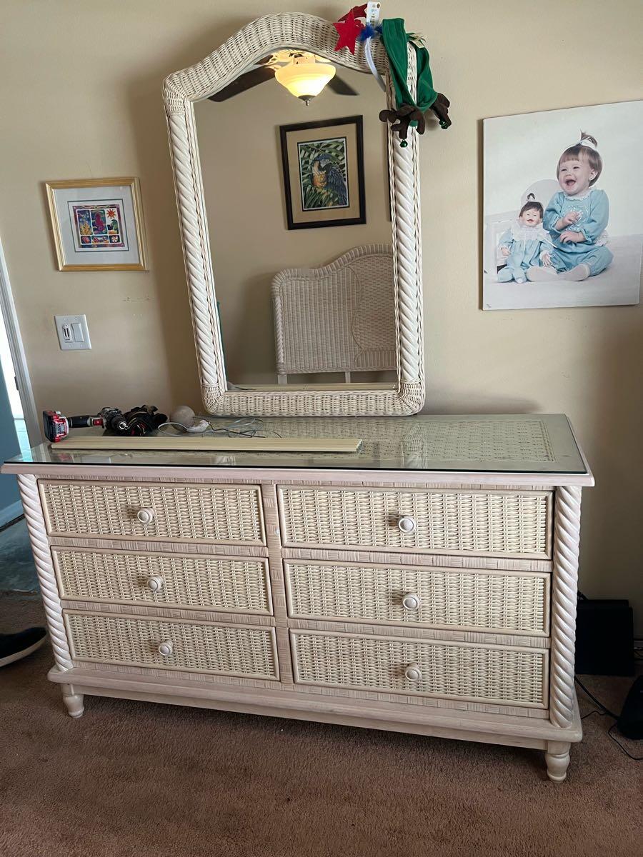 Queen Wicker Bedroom Set for $200 in Ocala, FL | For Sale & Free — Nextdoor