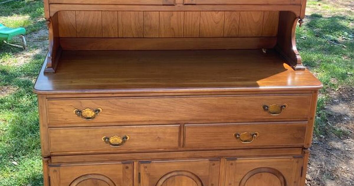Nice hutch for $200 in Travelers Rest, SC | For Sale & Free — Nextdoor