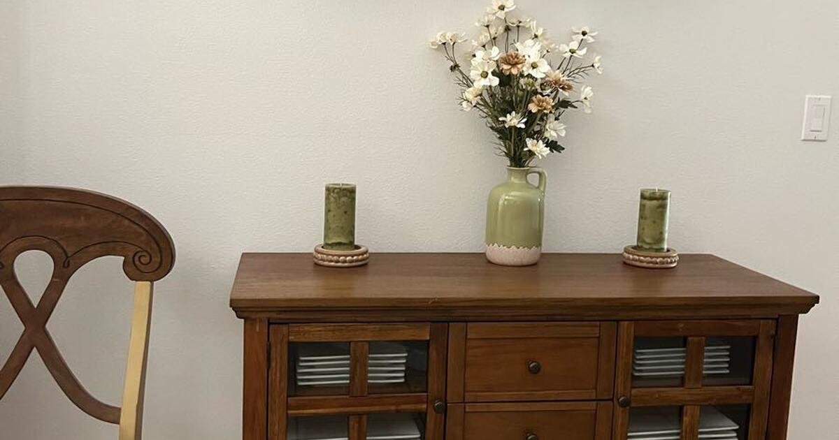 Buffet and nook table and chairs for $140 in Apopka, FL | For Sale ...