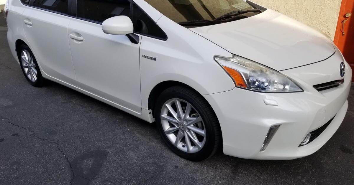 White Prius V Wagon - Open to Offers for $9999 in West Hills, CA | For ...